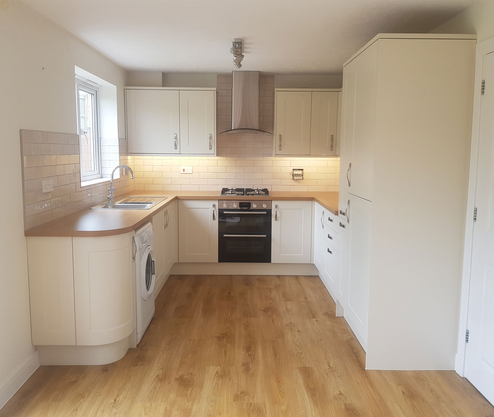 Home - Gary Friend - Carpentry, Kitchen Fitting, Painting & Decorating